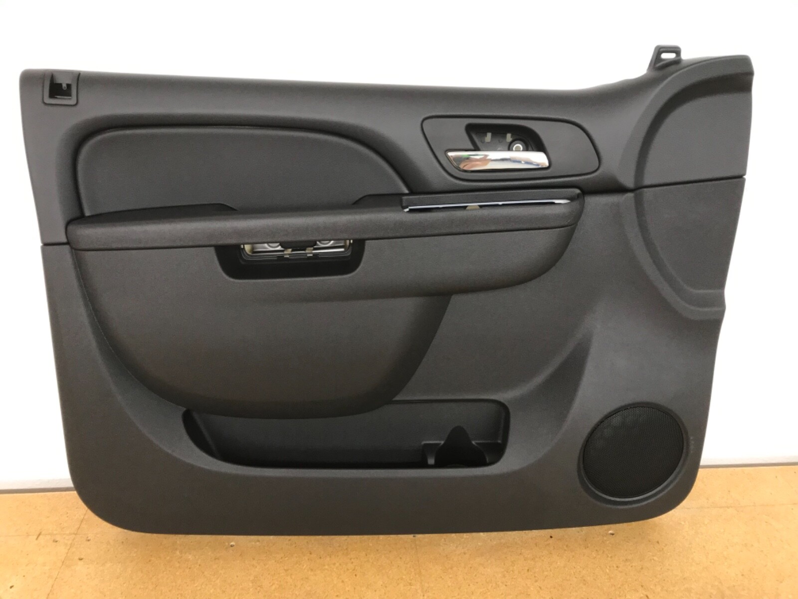 84127277 Ebony Black OEM GM Interior Front Door Trim Panel Left Driver ...