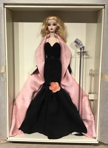 2009 Silkstone Stunning in the Spotlight Barbie doll NRFB Fashion Model ...