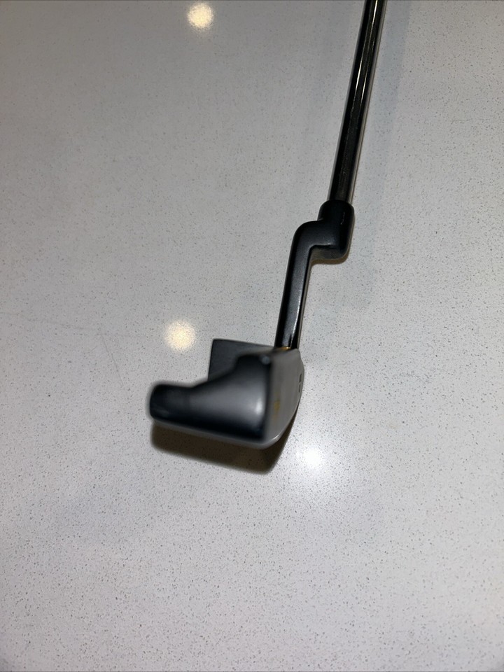 Dunlop Black Max Putter, Model 420, 35" Right-Handed Blade, Steel Shaft ...