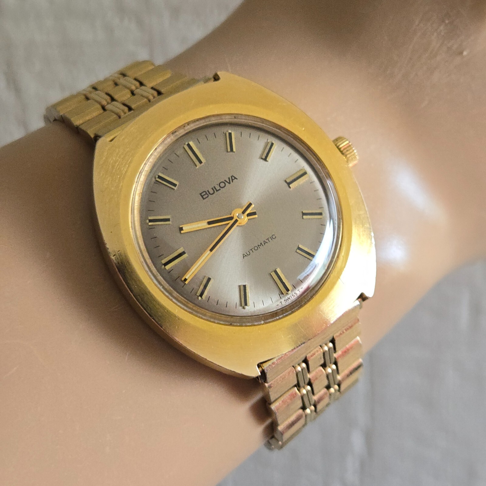 Vintage BULOVA men's automatic watch Micro rotor 12EBA 17Jewels swiss ...