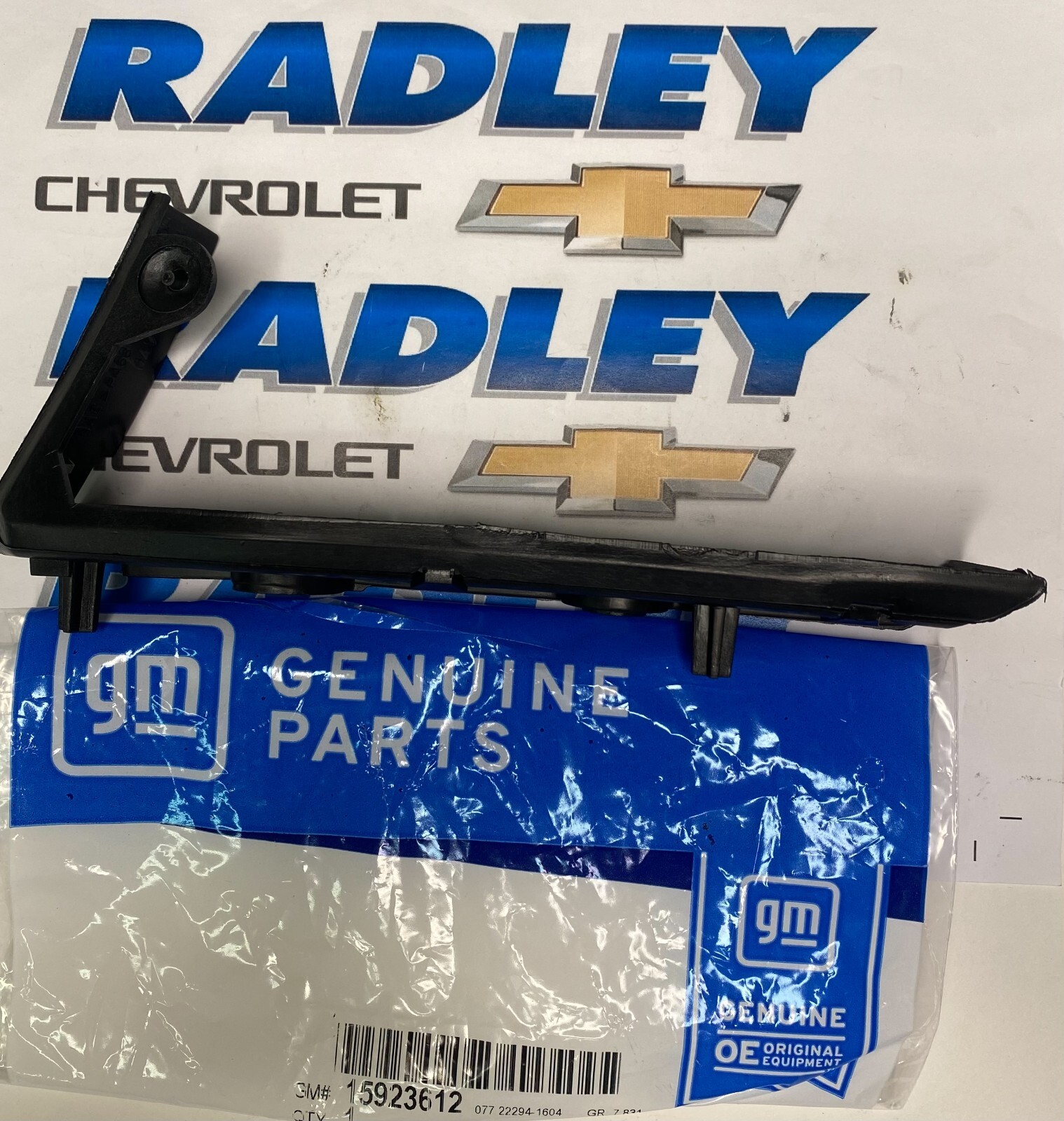 NEW GM OEM CHEVY FRONT BUMPER- BUMPER COVER SIDE BRACKET LEFT GMC ...