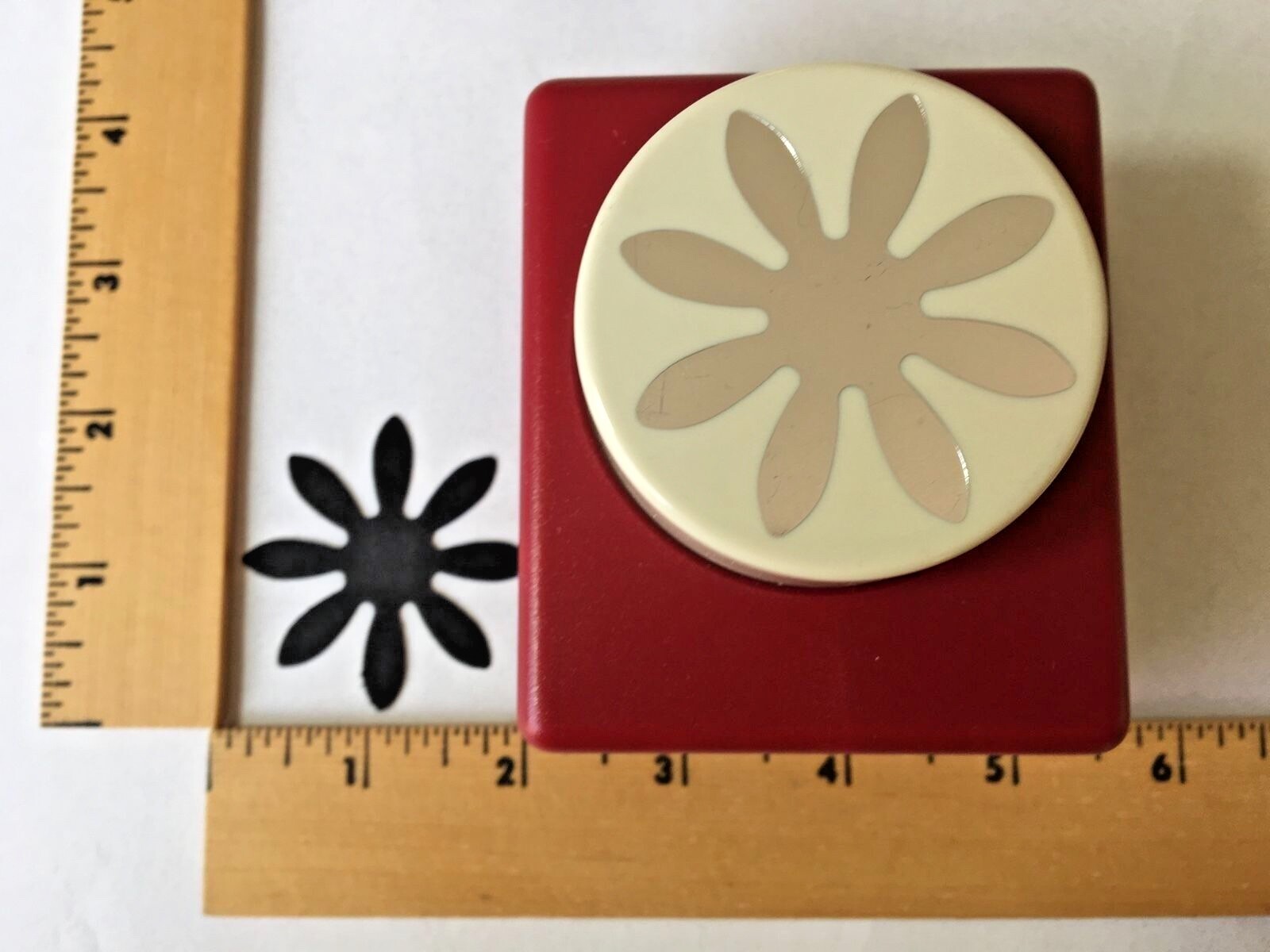 Emagination Crafts Paper Punch -Jumbo Daisy - NEW | eBay