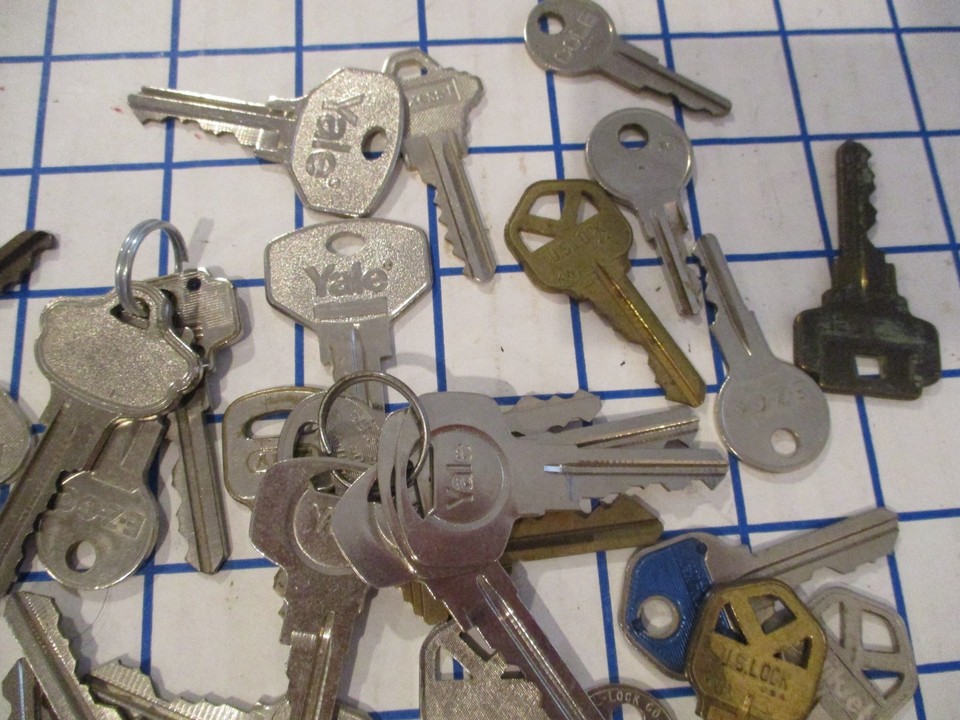 Vntg Lot 50+ Home/Auto Keys: Yale, Tita, Cole, U.S. Lock, Kwikset, HWI ...