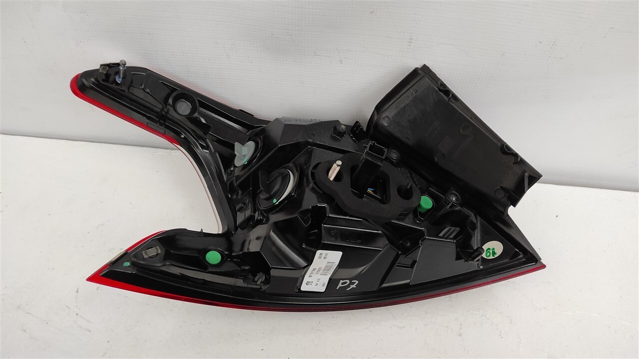 PEUGEOT 308 T9 HB ab 2014 RÜCKLEUCHTE RÜCKLICHT HINTEN RECHTS ...