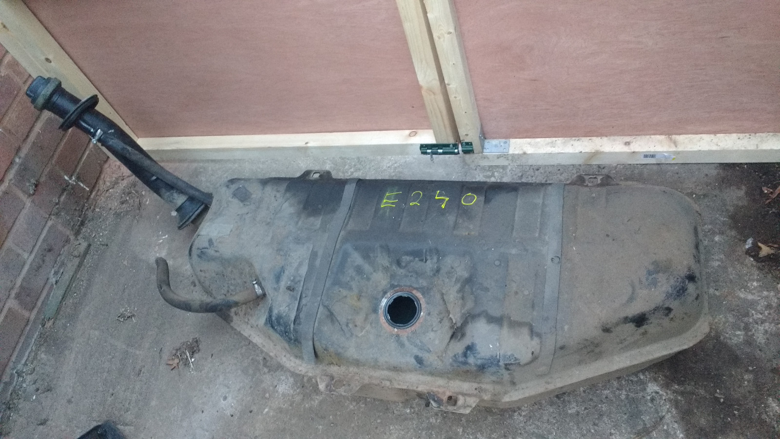 MERCEDES W210 ESTATE PETROL FUEL TANK | eBay UK