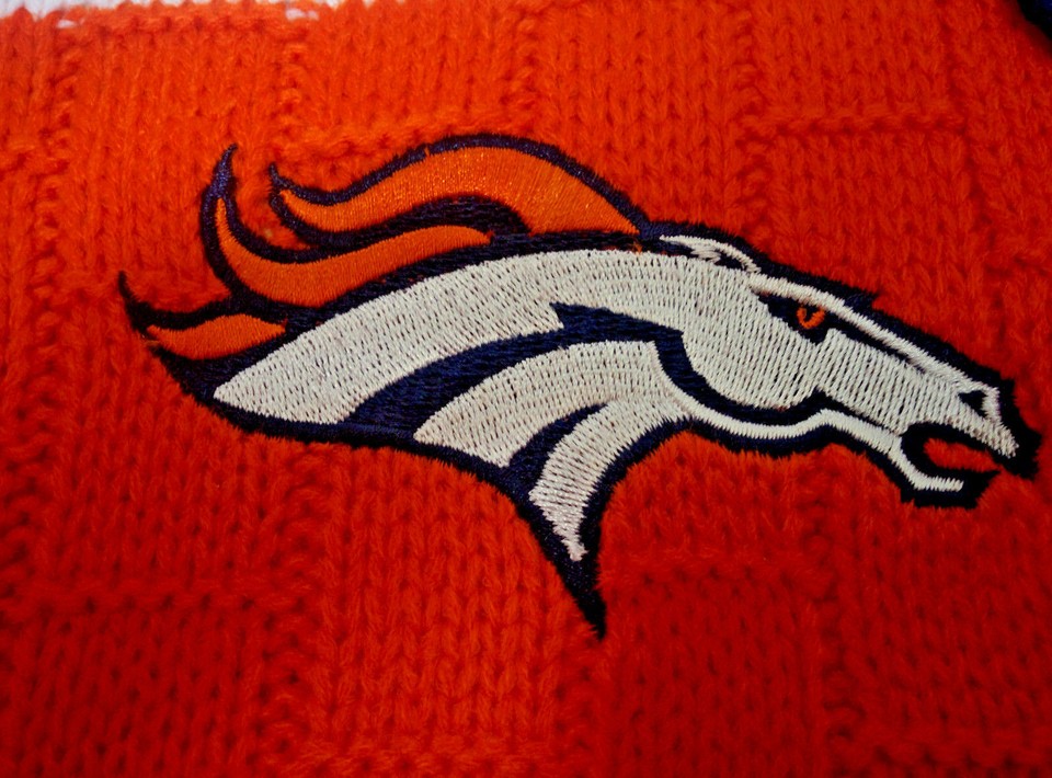 DENVER BRONCOS Scarf with Matching Gloves Gift Set NFL Licensed NWT ...