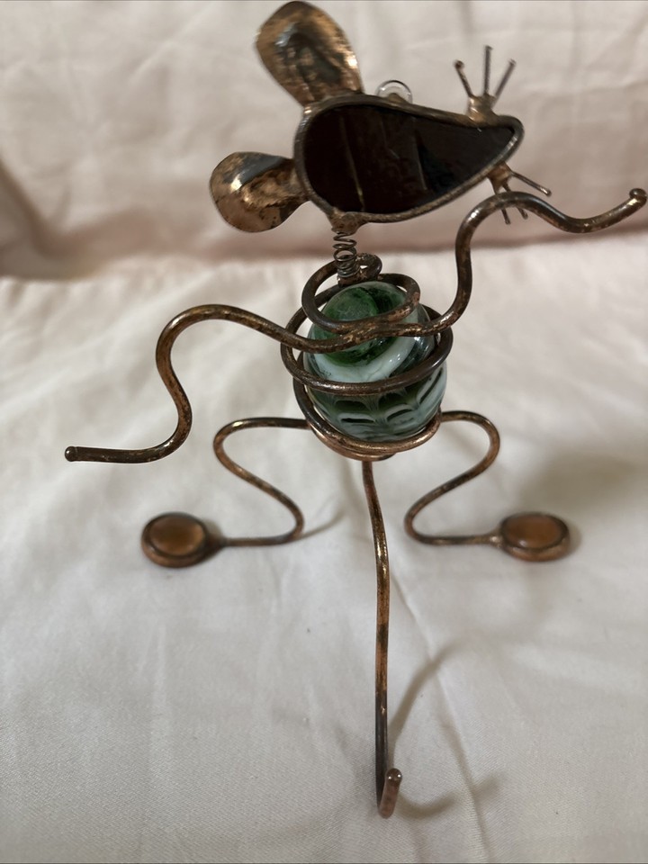 VERY CUTE HAND CRAFTED COPPER WIRE, GLASS AND STONE EGG FIGURINE OF A ...