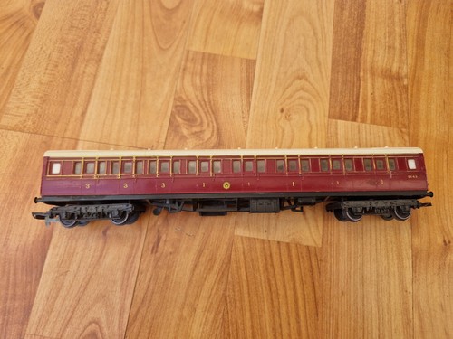 OO GAUGE TRIANG RAILWAYS LMS 1ST/3RD COMPOSITE COACH 2643 R747 | eBay ...