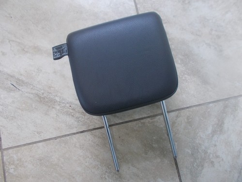 Volvo XC90 SUV Center Rear Seat Headrest 04 05 06 Head Rest Black ...