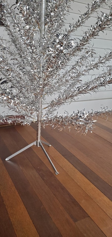 Vintage 6 ft Duralite Stainless Aluminum Christmas Tree 48 Branches w ...