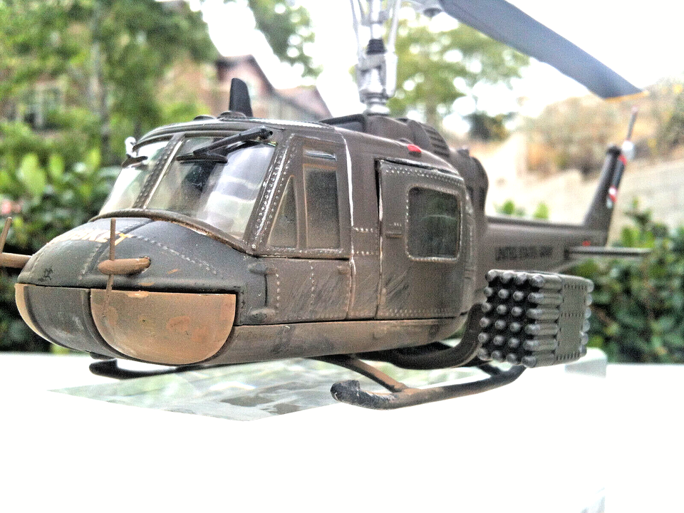 Corgi Bell UH-1C Huey Assault Helicopter US Army Hog Vietnam 1:48 Scale ...