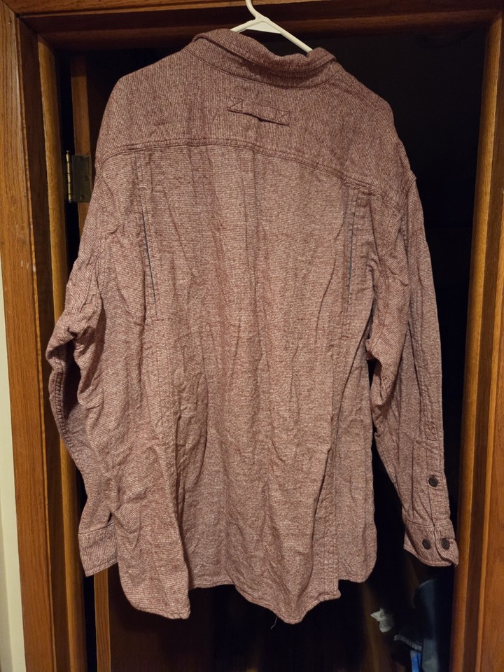 Duluth Trading Co Red Free Swinging Twist Cotton Relaxed Fit Shirt Mens ...