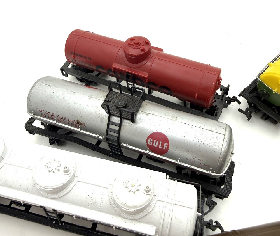 Vintage Tyco Bachman LifeLike HO Scale Tank Cars DuPont, Tootsie ...