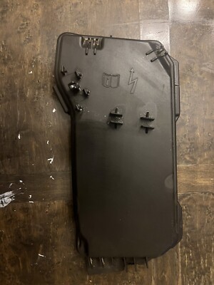 2012-14 Mercedes-Benz C300 W204 Front Fuse box cover OEM. A2045400082 ...