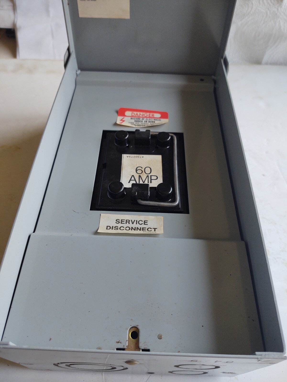 I-T-E RAINPROOF FUSIBLE LOAD CENTER # W4016R-3 / TYPE: 3R, 120/240 V ...