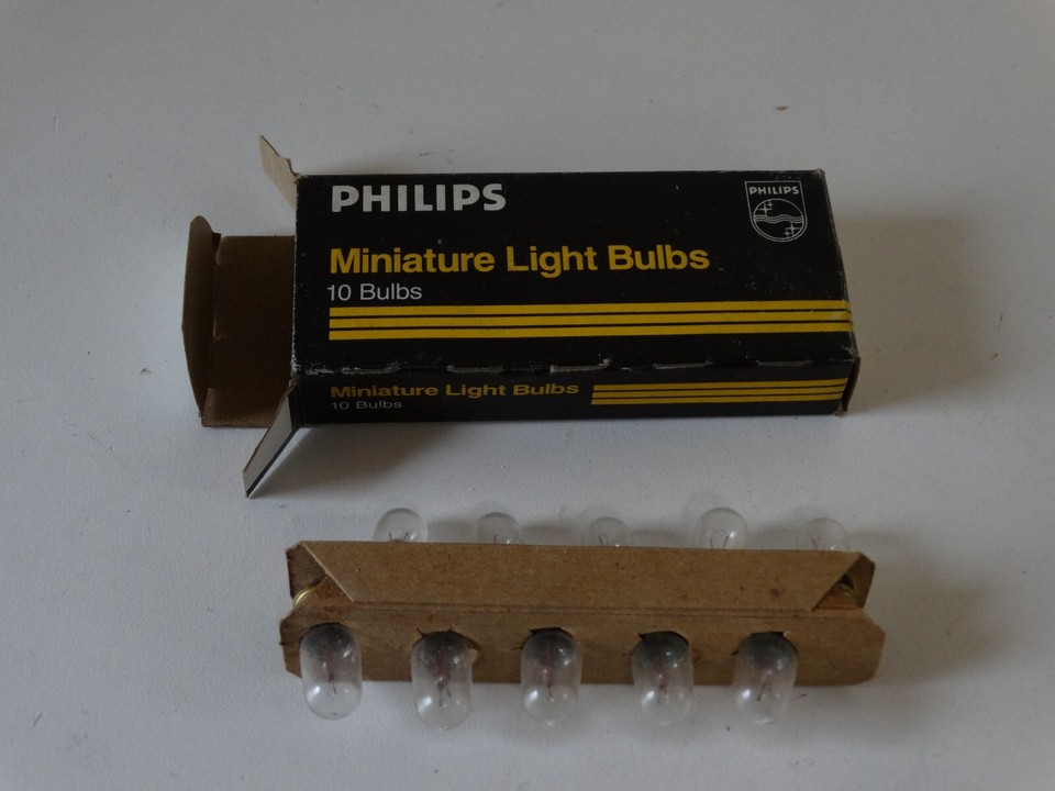PHILIPS PR7 MINIATURE LIGHT BULBS, 3.7V .30A 10 bulbs | eBay