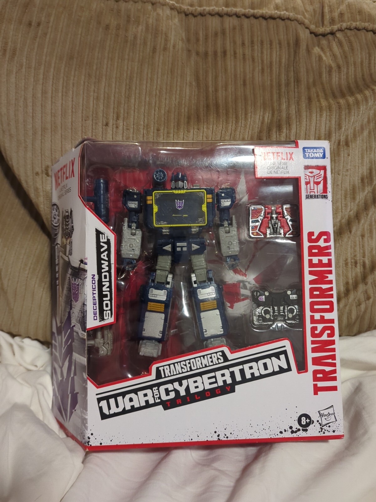 Hasbro Transformers Netflix War for Cybertron - Voyager Soundwave ...