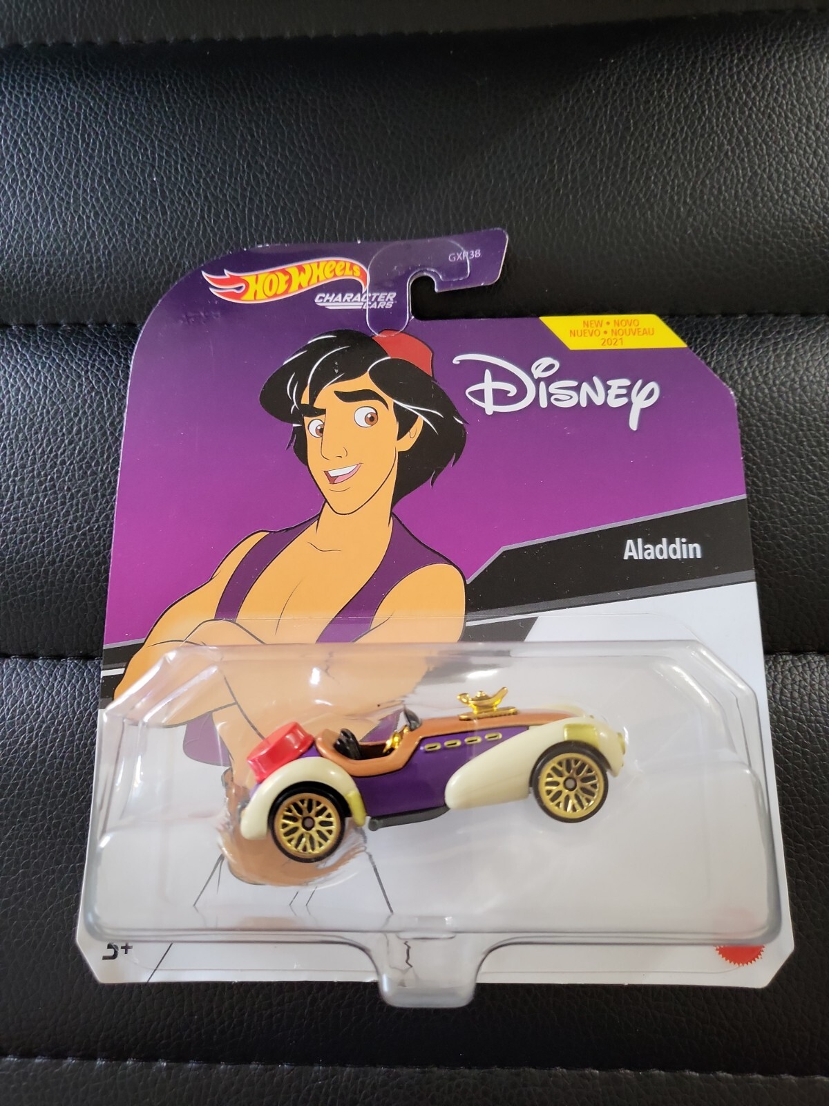 Hot Wheels Character Cars Disney ALADDIN - NIP small crack in plastic 1 ...
