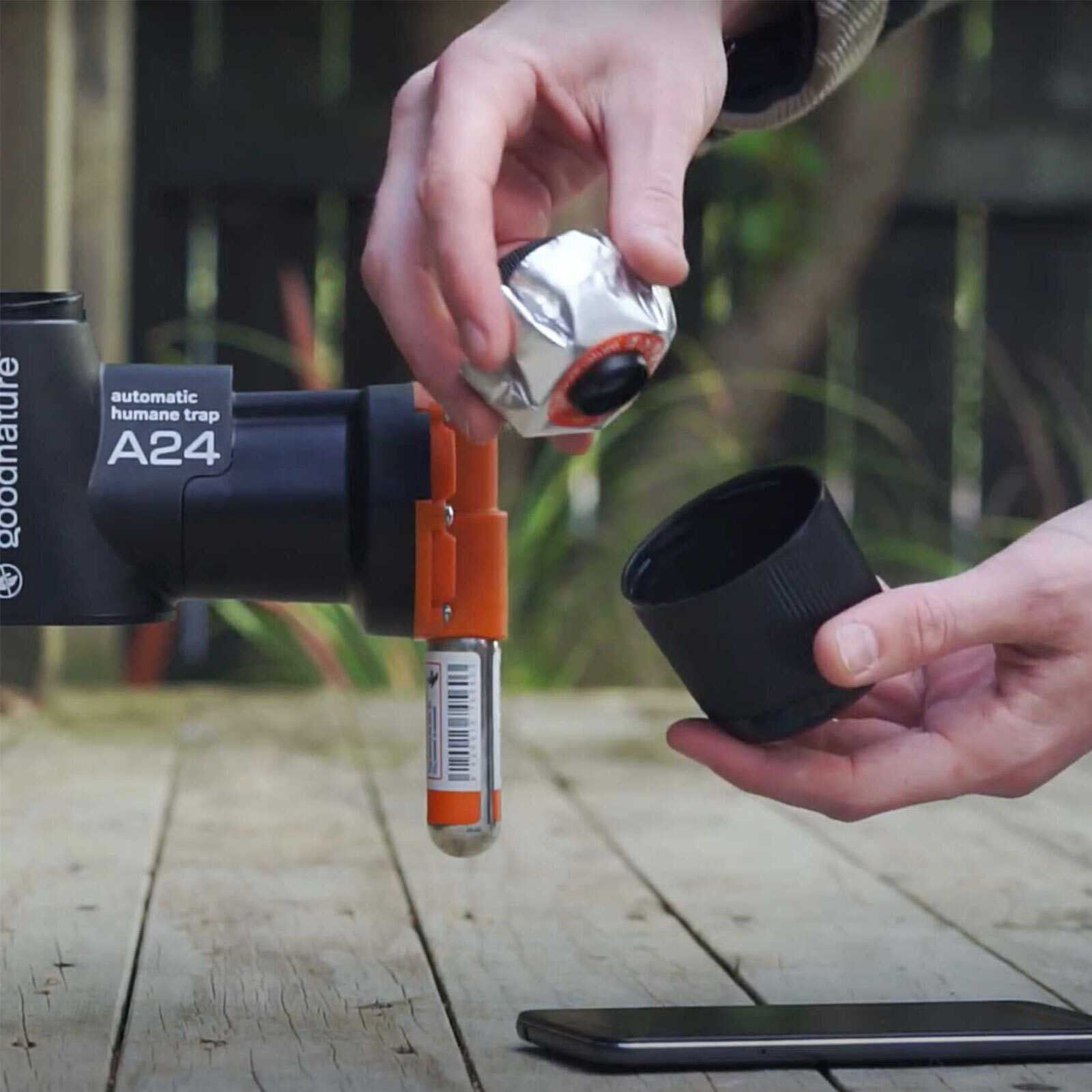 Goodnature A24 Smart Rat & Mouse Trap Kit with Baffle & Tree Mount Good ...