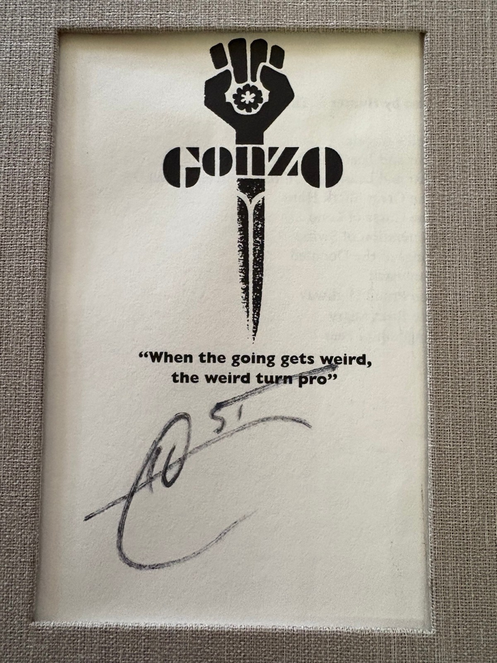 HUNTER S. THOMPSON AUTOGRAPHED "GONZO" 8x10 DISPLAY SIGNED IN PERSON ...