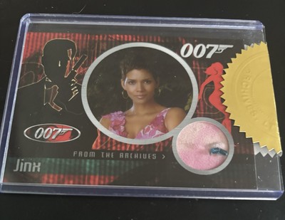 James Bond 007 Relic / Costume Card CC6 Variant # 2 Halle Berry as Jinx ...