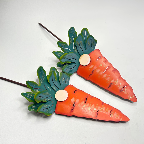 Pair of 17" Metal Carrot Wall Hangings or Garden Markers | eBay