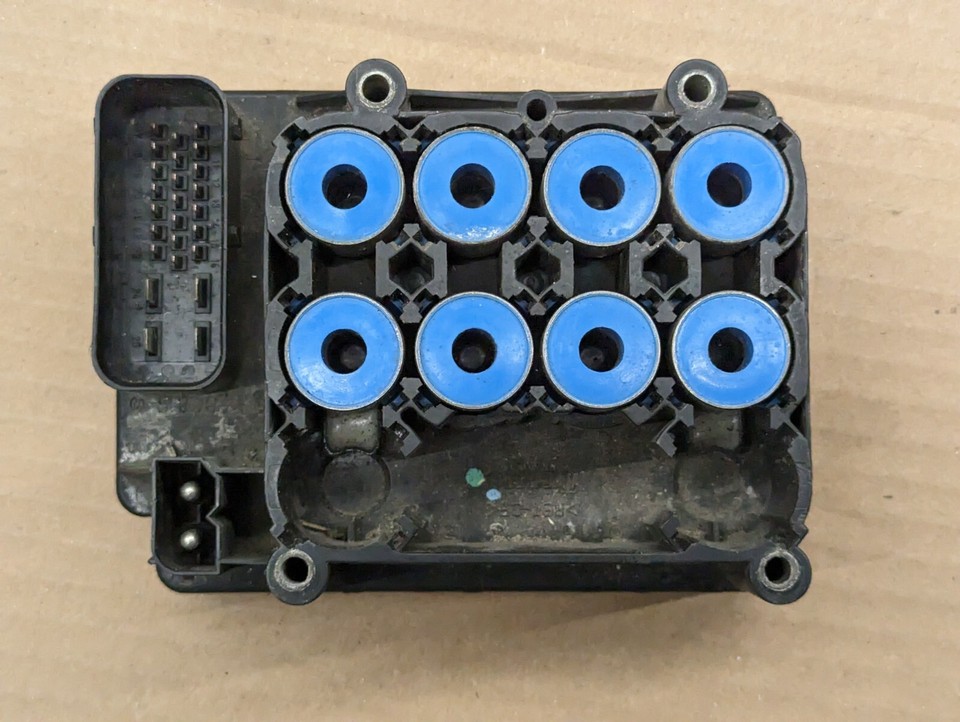 99-04 Volvo V70 C70 S70 S60 S80 ABS Pump Control Module 9467582 | eBay