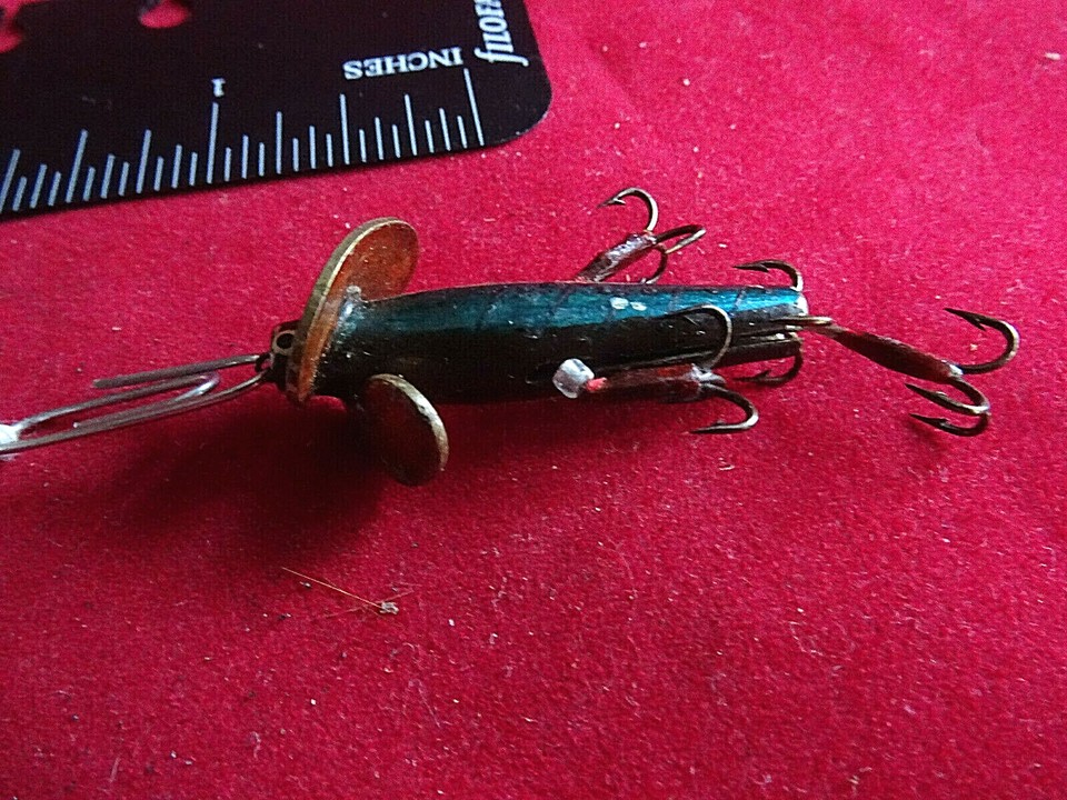 A FINE EARLY 1 1/4" KILL DEVIL DEVON LURE WITH ORIGINAL MOUNT | eBay