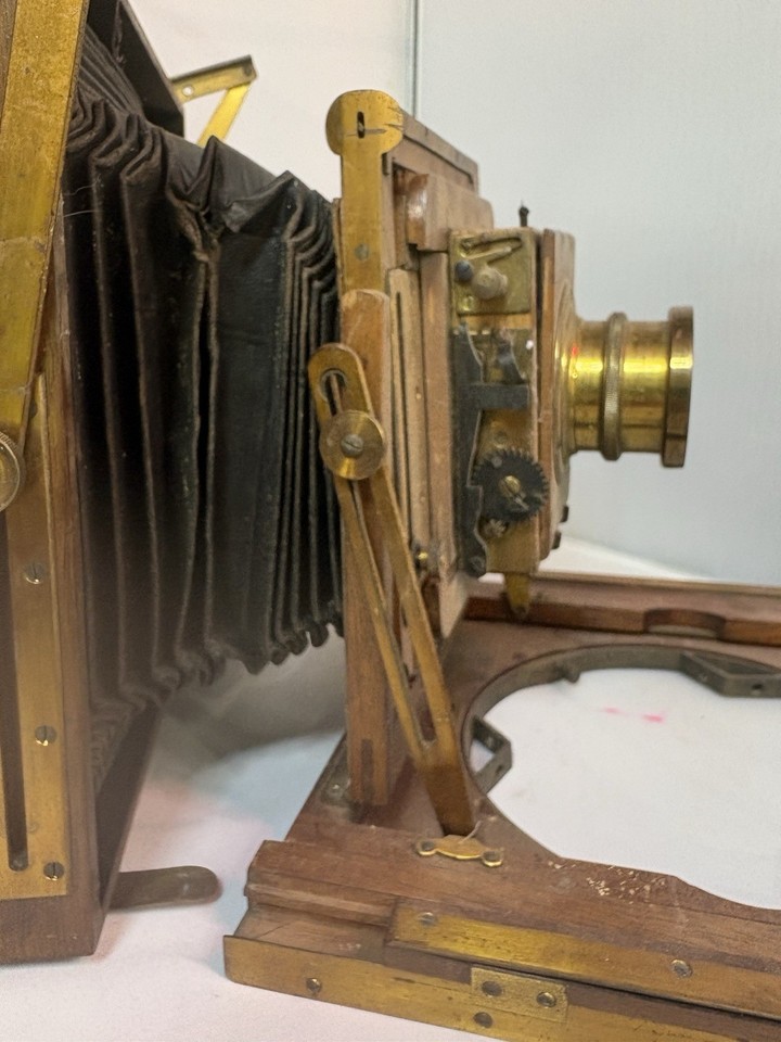 ANTIQUE VICTORIAN -PLATE CAMERA -MAHOGANY & BRASS ‘The National Camera ...