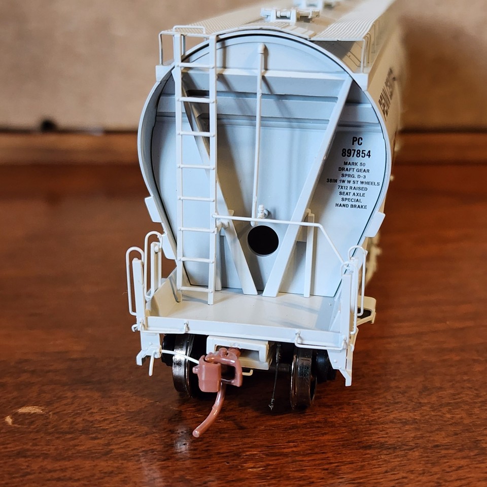 Rapido Trains Penn Central Railroad Flexi Flo Covered Hopper 897854 HO ...