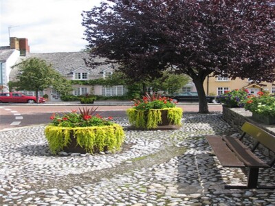 Photo 6x4 Cobbled area and seat, Usk Usk/Brynbuga On the south side of ...