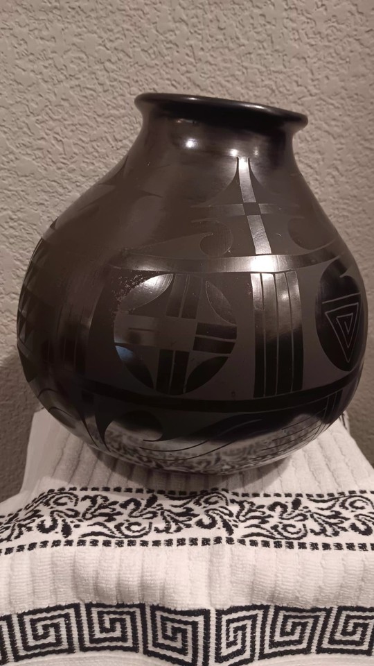 Signed by Jesus Pina-Mata Ortiz Blackware Pottery Vase 9X9.5. Vintage ...