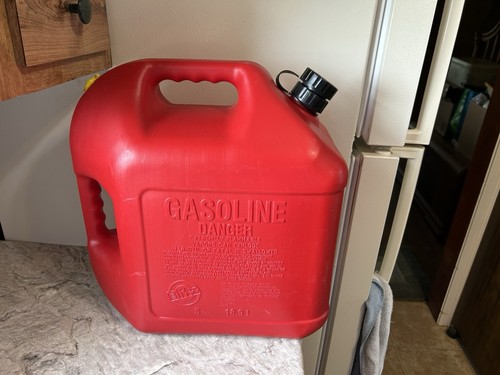 Vintage Blitz 5 Gallon Gas Can Red Poly Rear Vented Model 11833 Nice ...