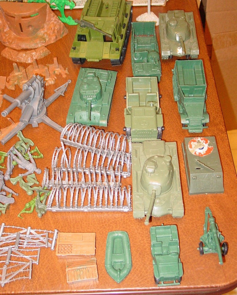 2 VINTAGE 1970's MARX ARMY SOILDER PLAYSETS-NAVARONE #4032 ...