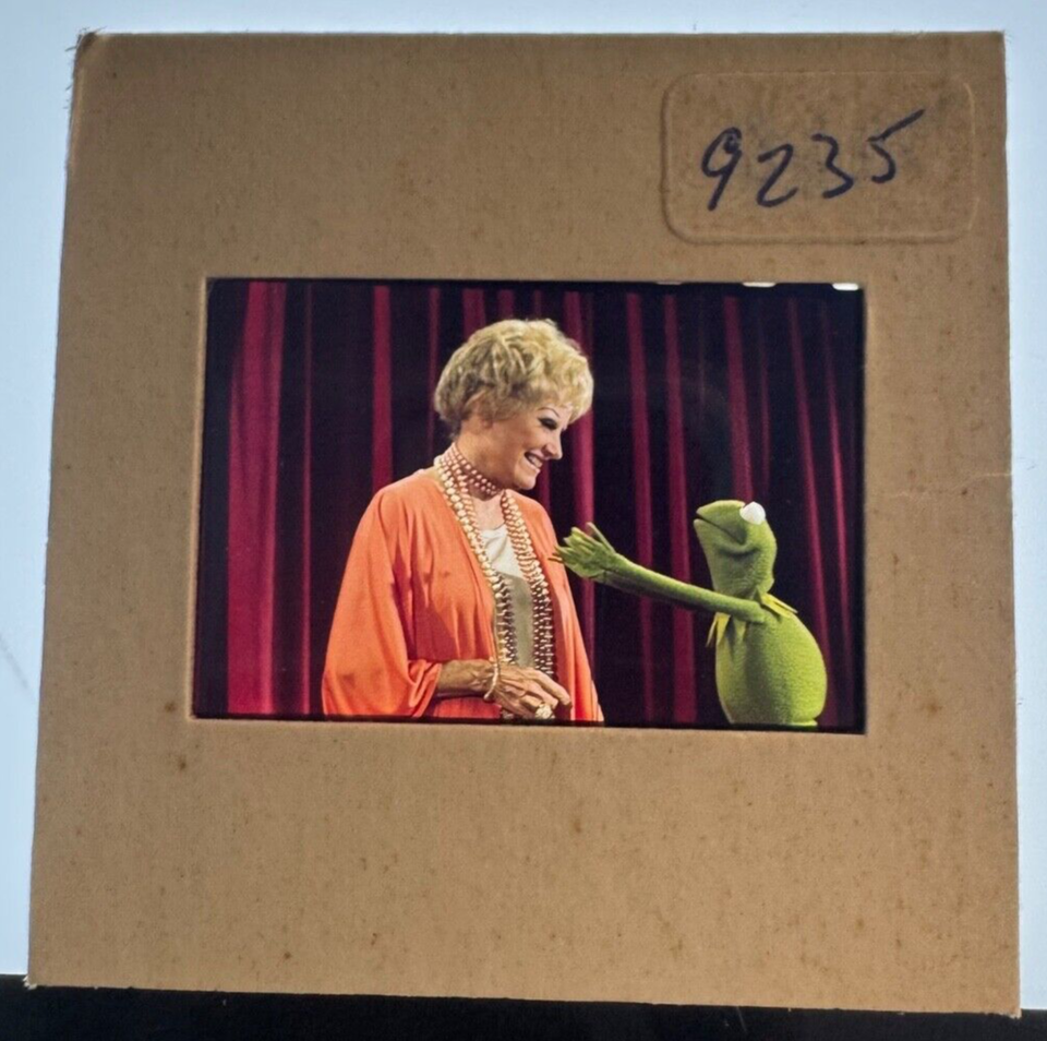 LMP37-120 1970s Actress Phyllis Diller The Muppets On Set Orig 35mm ...
