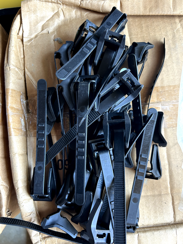 PANDUIT AST25-5-C100 Aerial Support Ties Black UV PP 10X.44" lot of 29 ...