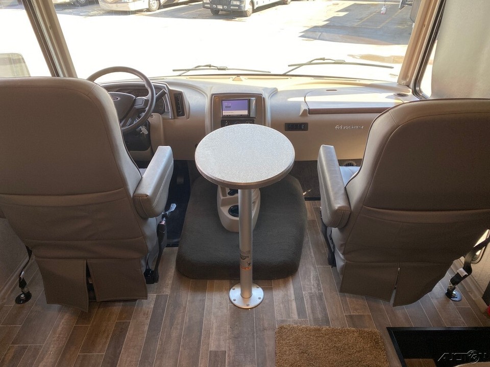 22 Winnebago Adventurer 35F Class A RV Gas Motorhome Camper Coach Cab ...