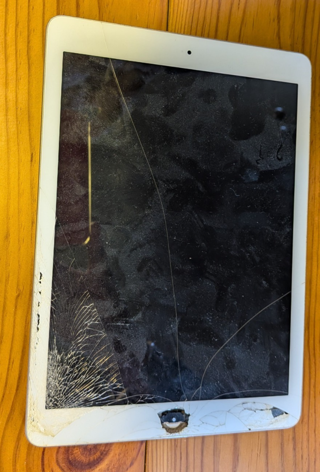 Apple iPad 5th Gen A1822 - Spares or Repair | eBay UK