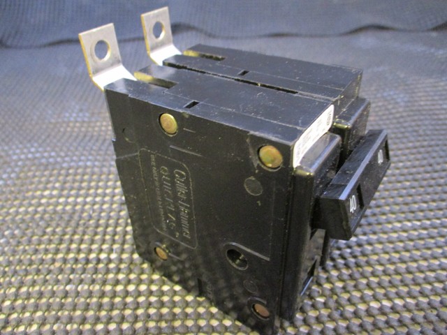 Eaton BAB2035 35A 120/240V Bolt-On Thermal-Magnetic Circuit Breaker for ...