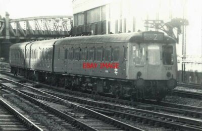 PHOTO CLASS 118 3-CAR DMU NO L471 APPROACHING PADDINGTON IN BR RAIL ...