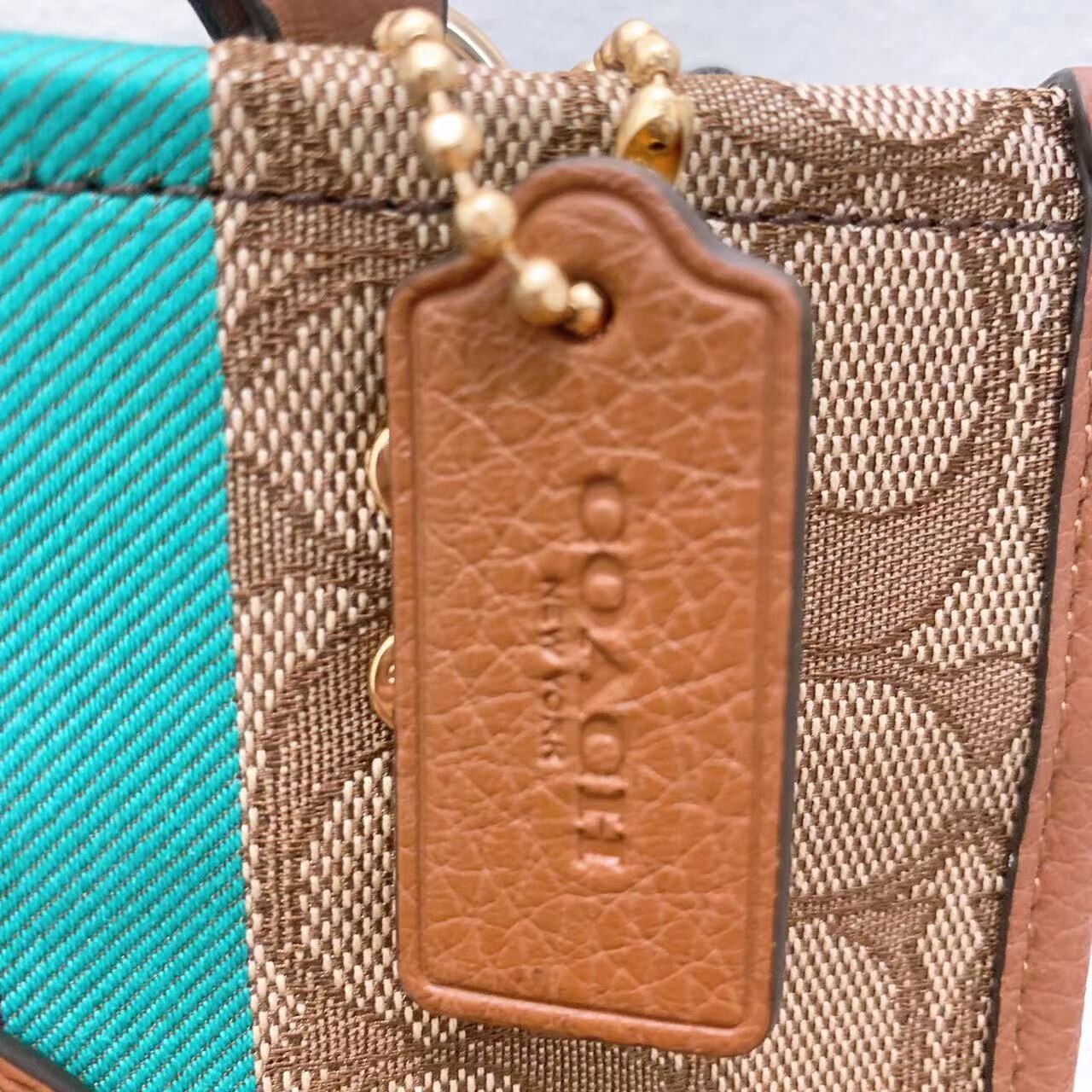 NWT Coach Dempsey Tote 22 In Signature Jacquard With Stripe And Coach ...