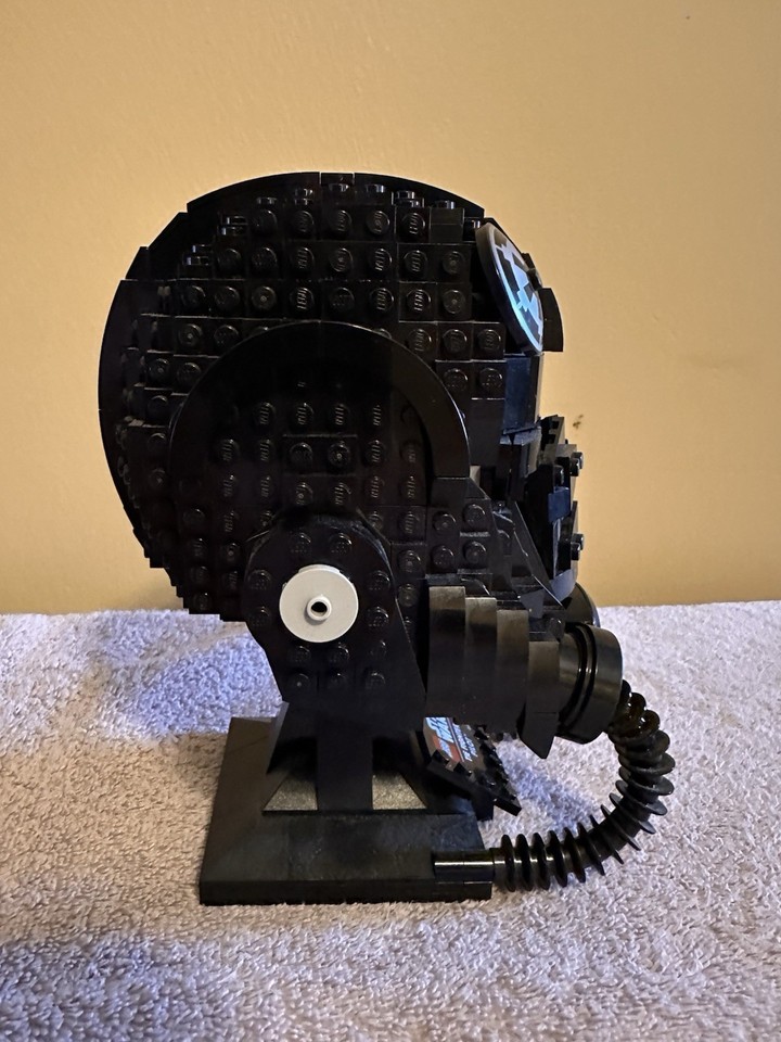 LEGO Star Wars: Tie Fighter Pilot Helmet (75274) - 100% Complete ...