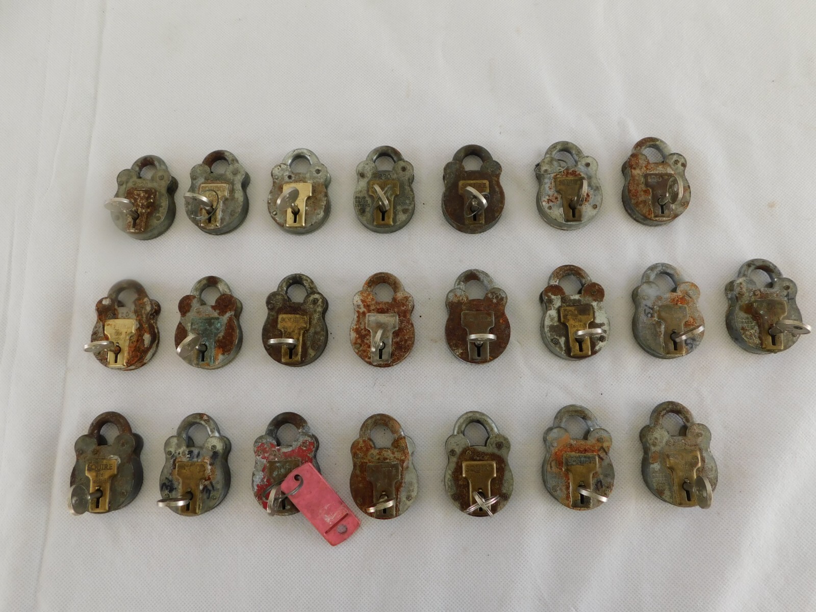 Vintage Army Squire 220 Padlock With 1 Key, Film TV Prop [D8D] | eBay UK