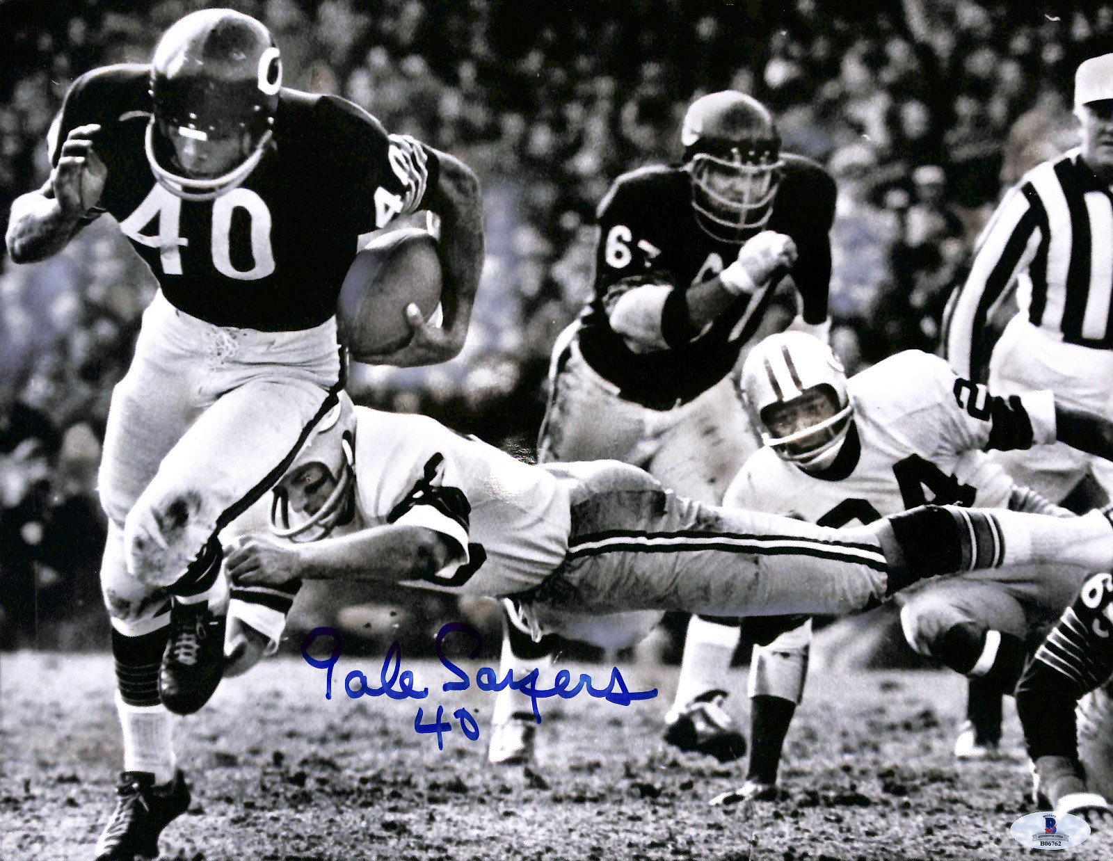 GALE SAYERS W/ "40" BEARS RETIRED #40 SIGNED AUTOGRAPHED 11X14 PHOTO ...