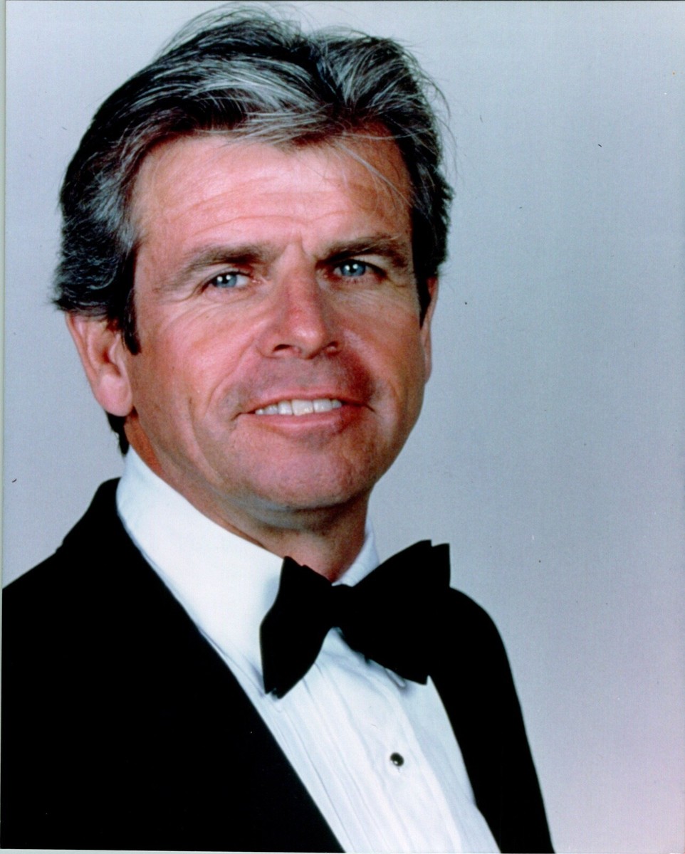 William Devane's Instagram, Twitter & Facebook on IDCrawl