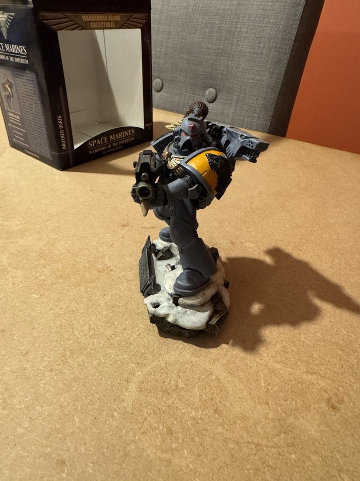 Warhammer 40k Space Wolves Brother Osrik Sideshow Polystone Statue ...