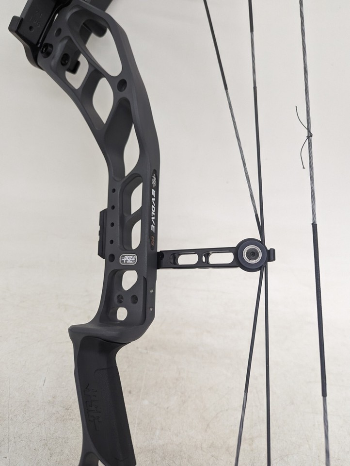 PSE Evolve 30 DS Right Handed 24.5-30 70lb Compound Bow Hunting Archery ...