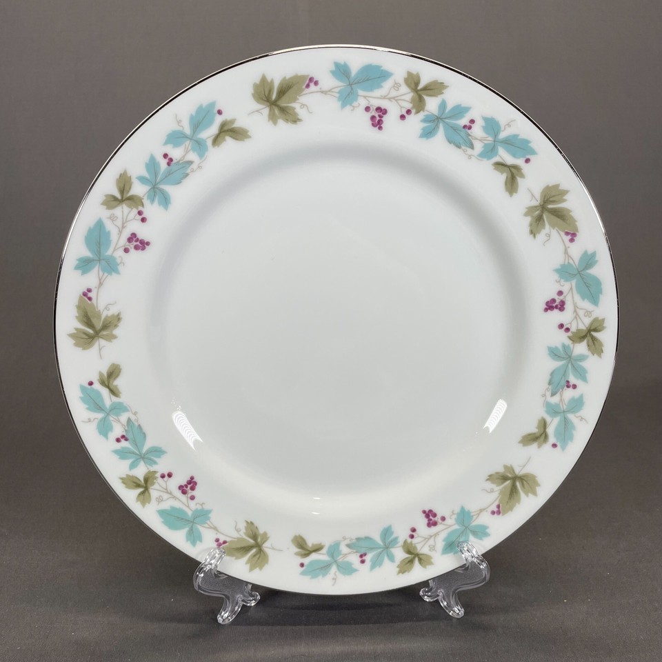 Fine China of Japan Vintage Grapevine Dinnerware Set Replacements ...