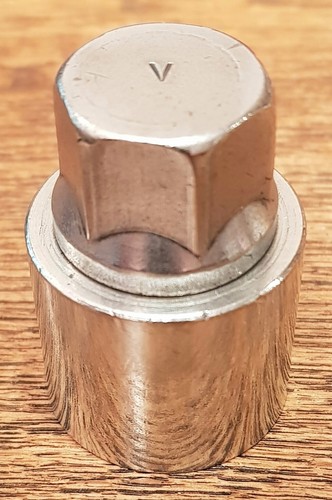 Renault Locking wheel nut / bolt Key x1 (New/Soiled) Genuine 19mm hex ...