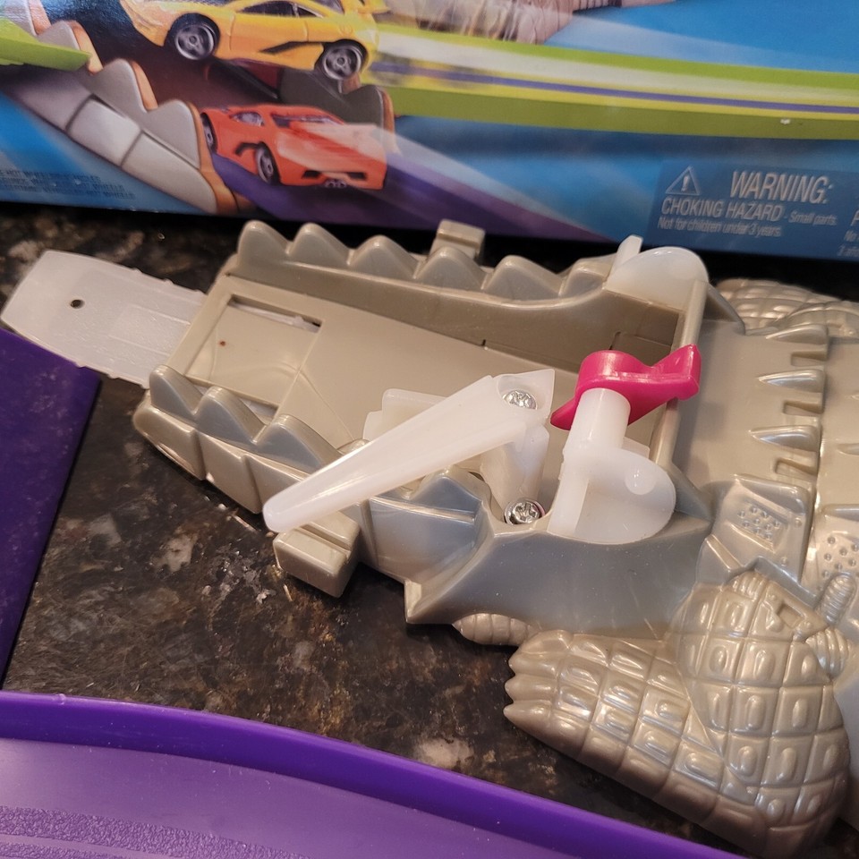 Vtg Hot Wheels Croc Crunch Box B8182 Vehicle 2003 Mattel Track Lot ...